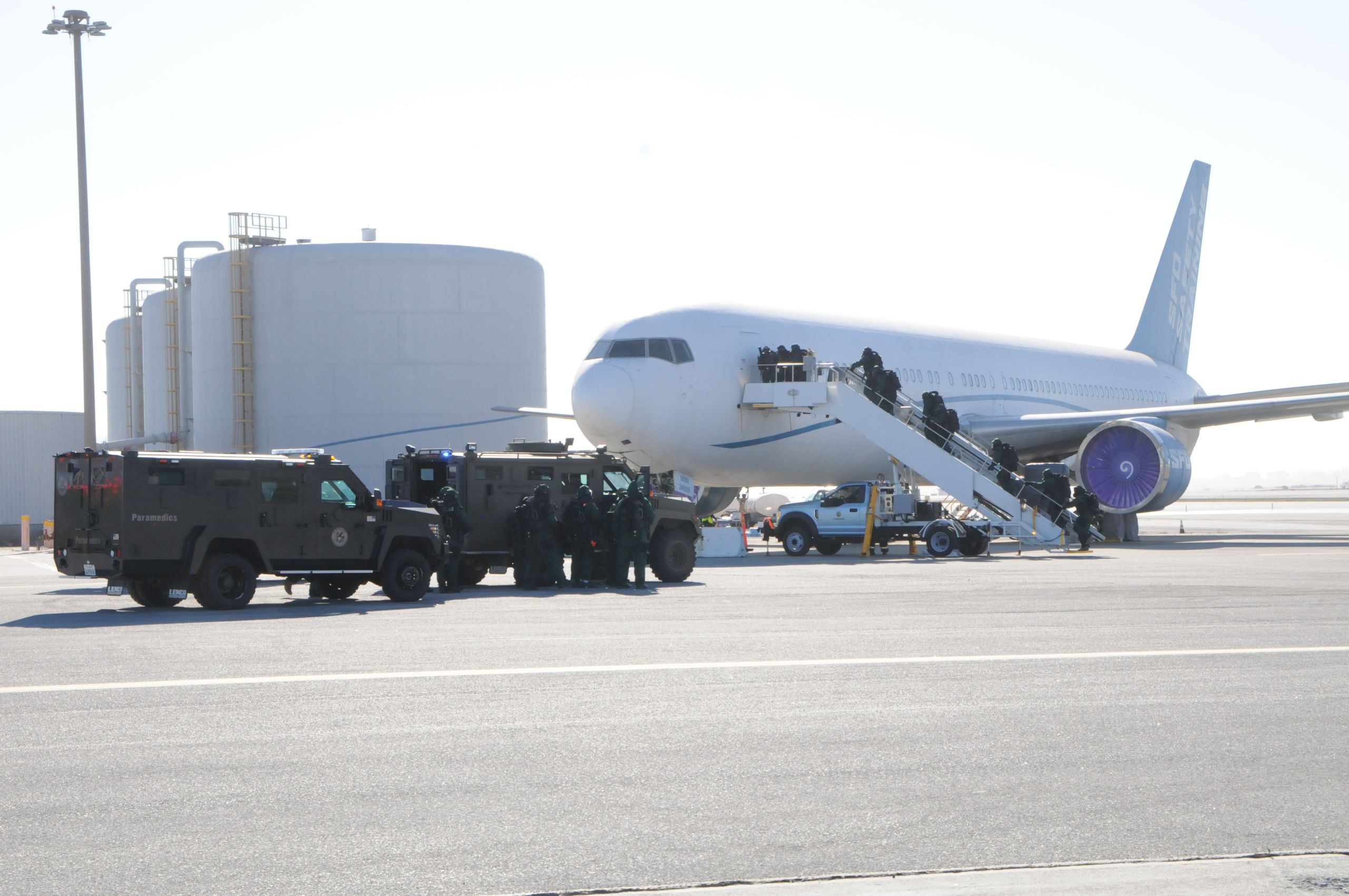 95th Civil Support Team engage in a CBRN/Hostage Rescue training exercise
